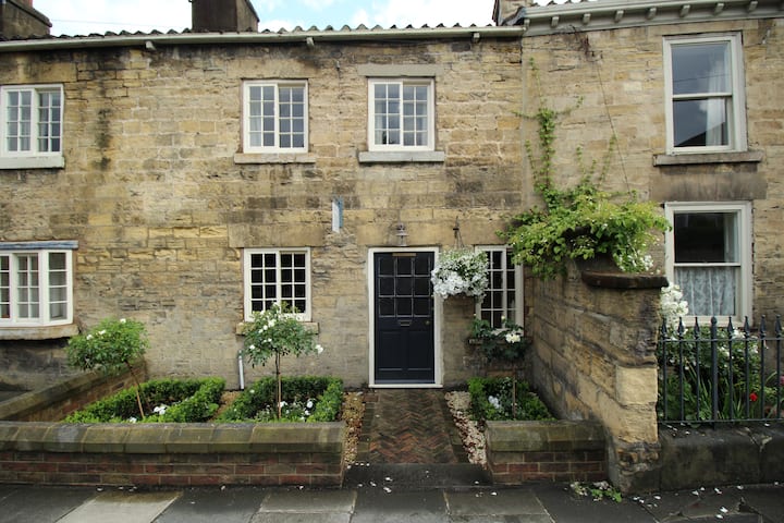 Grade Ll Cottage, Two En-suite Double Bedrooms - Wetherby