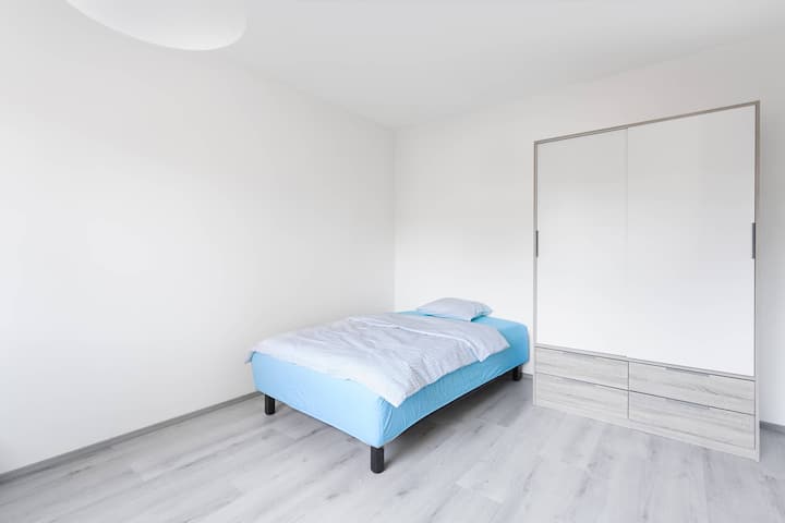 Cozy Room In Deluxe Apartment Next To Metro - Helsinki