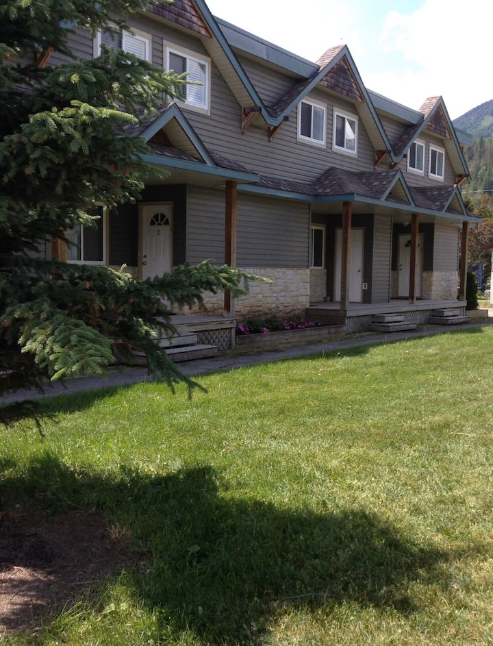 Fernie Hideaway 3/c
Fourplex W/3bdrm - Fernie