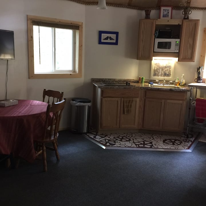 Roundhouse Yurt-actual Rate-$125 Wintr/$145summer - Talkeetna, AK