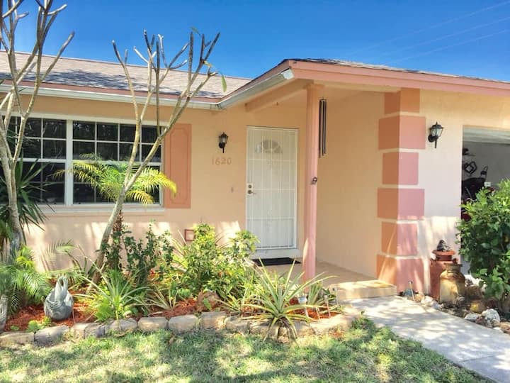 Relaxingbeachside Oasis W/pool By Disney Nasa Ksc - Merritt Island, FL