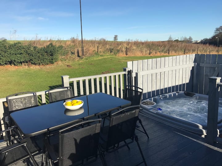 Luxury Hot Tub Lodge, Picturesque Quiet Location - Rothbury