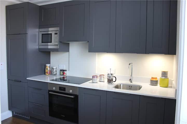 Beautiful Bath Bolthole -A* Milsom Street Location - Bath
