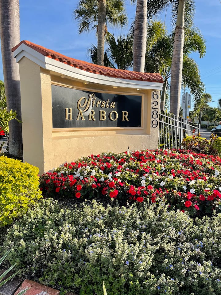 Siesta Key Beach Condo - Siesta Key, FL