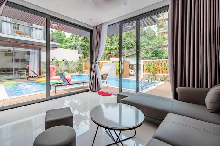 Luxury Villa 10 Bedrooms - Walk To My Khe Beach. - Vietnam