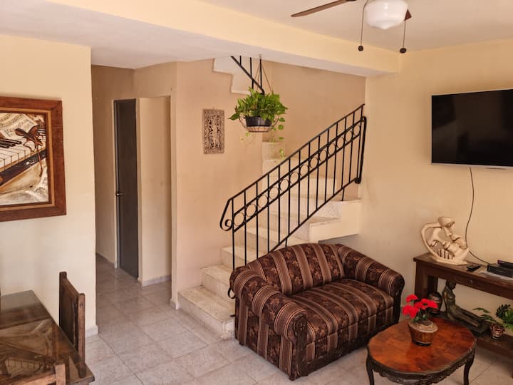 Casa En Zona Residencial A 10 Min Centro 13 Playa - Cancún