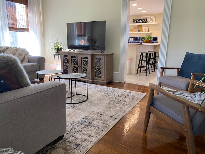 Ginkgo Garden Getaway - Radford University, Radford