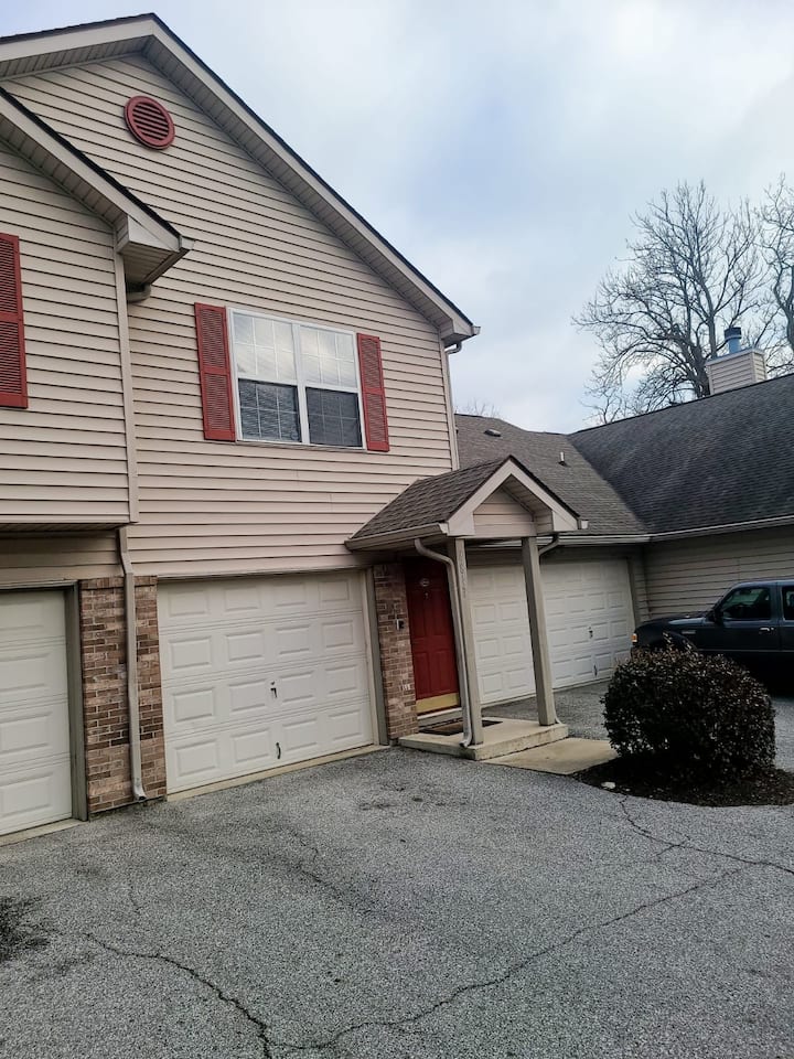 Modern Contemporary Gorgeous 3bed N 2bath Home. - Traders Point, IN