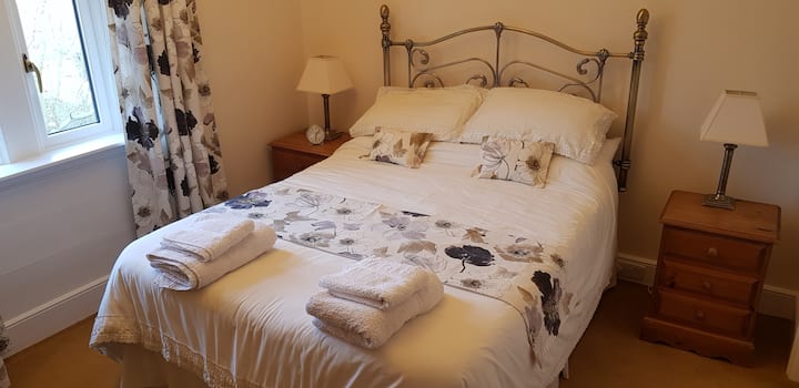 Victorian Home 1856 Double Bed En Suite, & Bfast. - Keighley