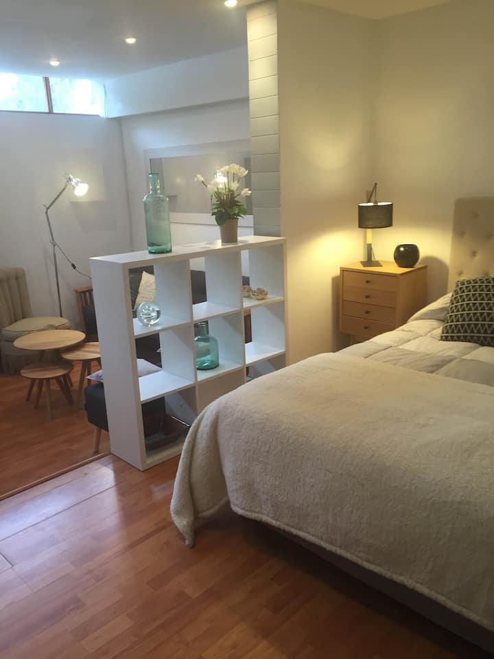 Lindo Depto Independiente , Ful Ubicado Y Equipado - Las Condes