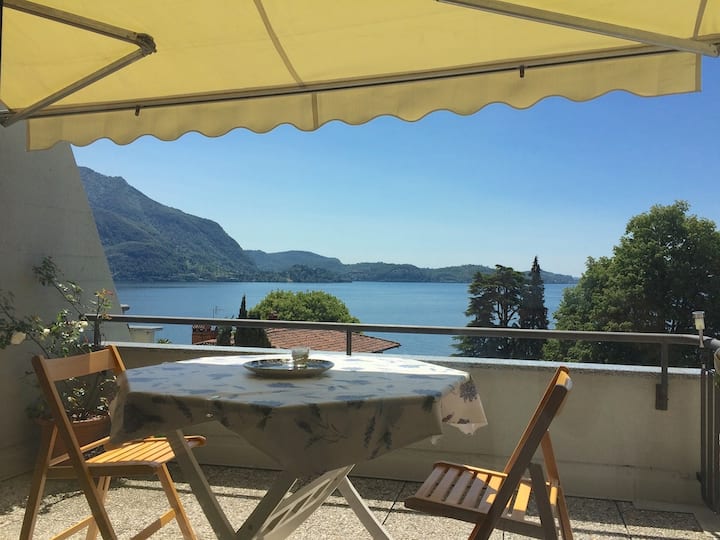 "La Casina" Sul  Lago Maggiore . - Verbania