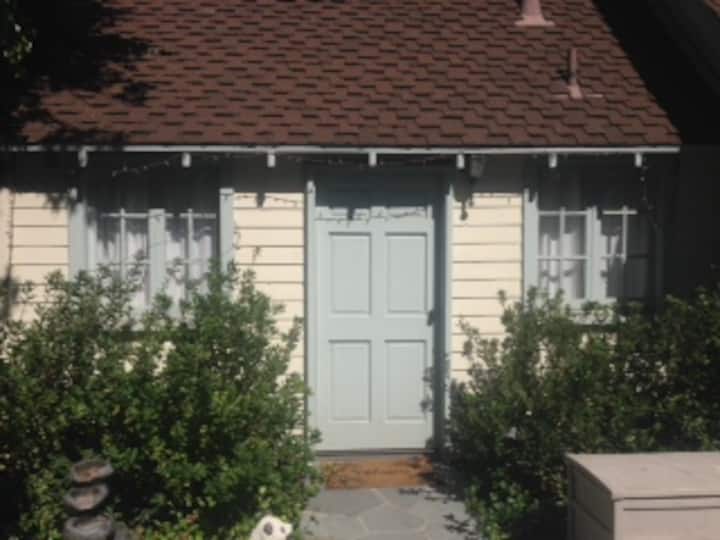 Hancock Park Guesthouse - Hollywood, CA