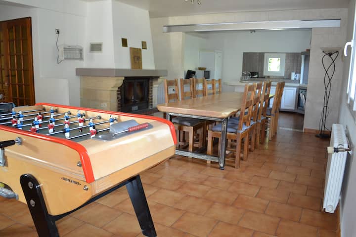 Maison De 200m² Avec 6 Chambres Et Piscine. - Alès