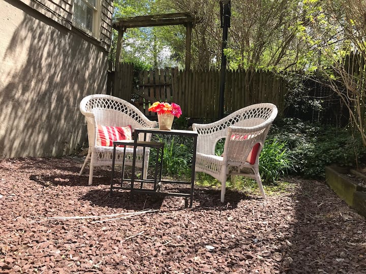For Fans Of Nature And City Life - Bethesda, MD