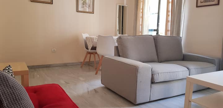 Apartamento En Zona Centro, Muy Bien Comunicado - Málaga