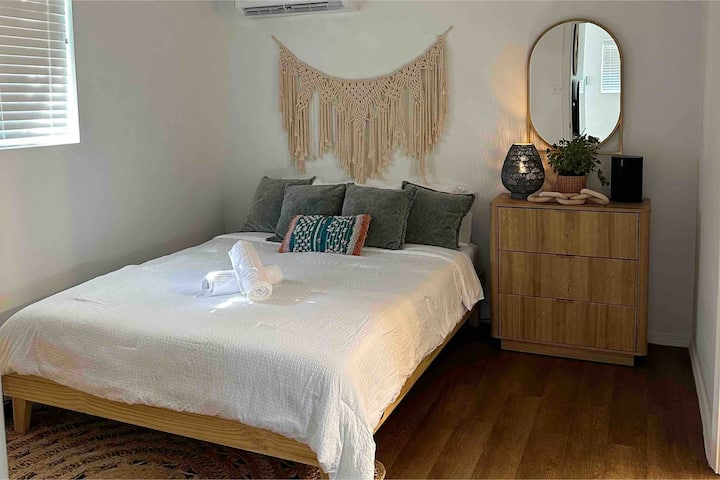 The E Street Oasis: Cozy & Modern Hidden Gem - Fort Smith, AR
