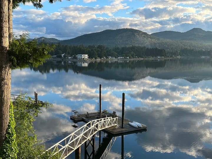 Ocean Escape: East Guest Suite/shared Private Dock - Sooke