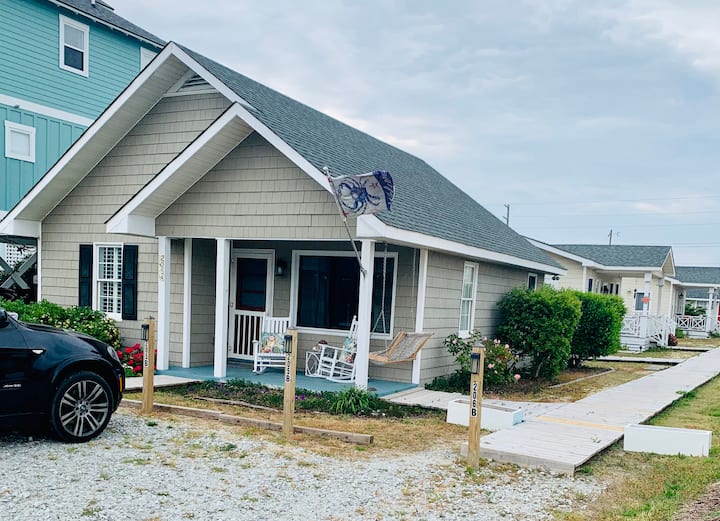 “Old Bay”charming Ecletic Oceanside Cottage - Topsail Island