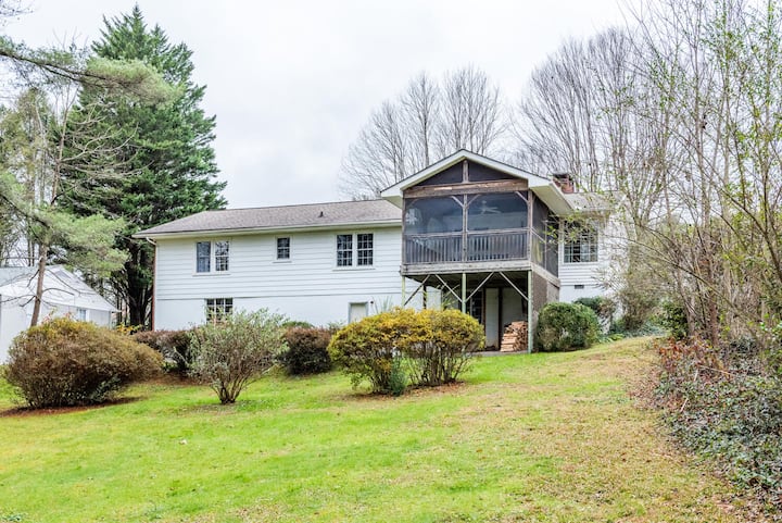 Walk To Downtown | Cozy Brevard Retreat For 4 - Brevard, NC