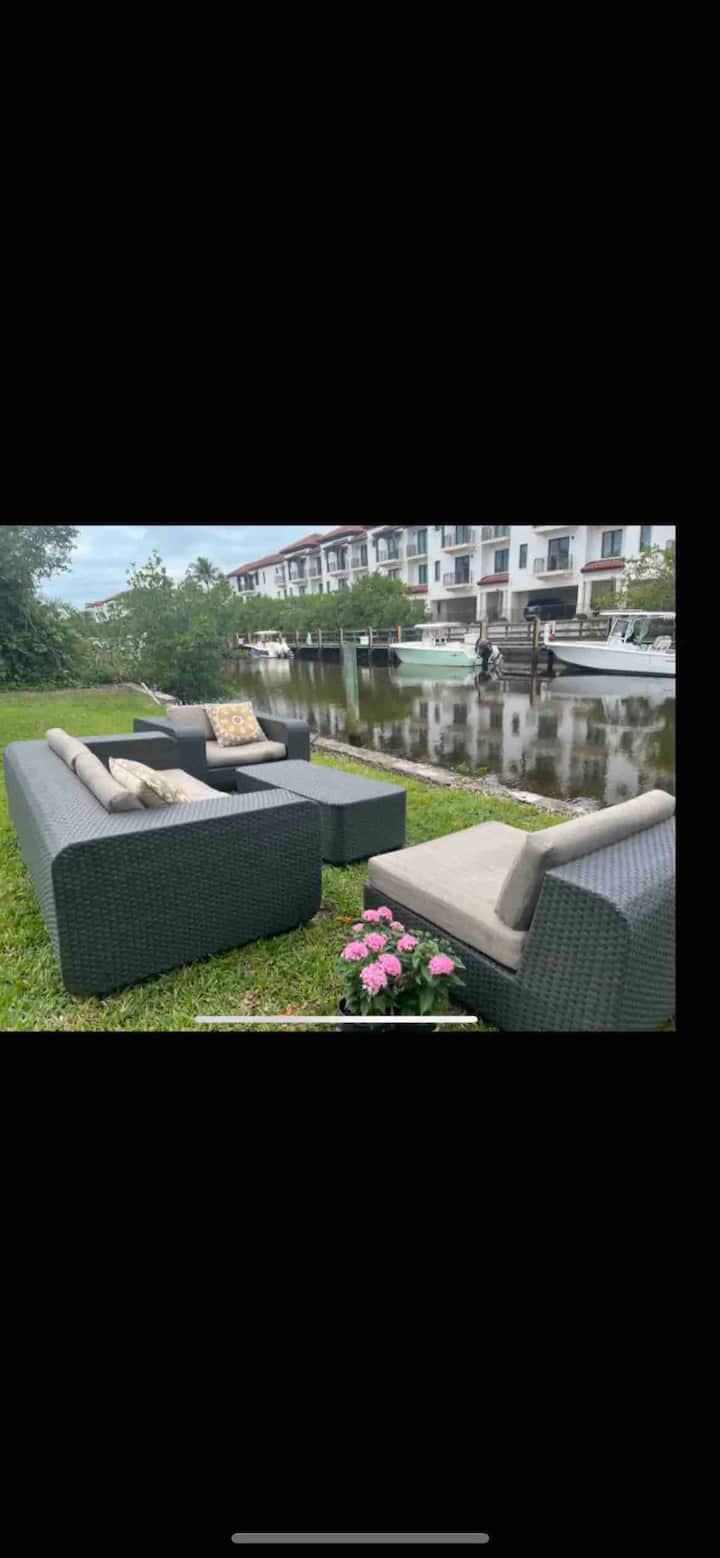 Beautiful Waterfront Retreat - Naples, FL