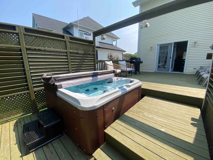 Sunflower Manor; Your Wine Country Family Retreat - Niagara-on-the-Lake