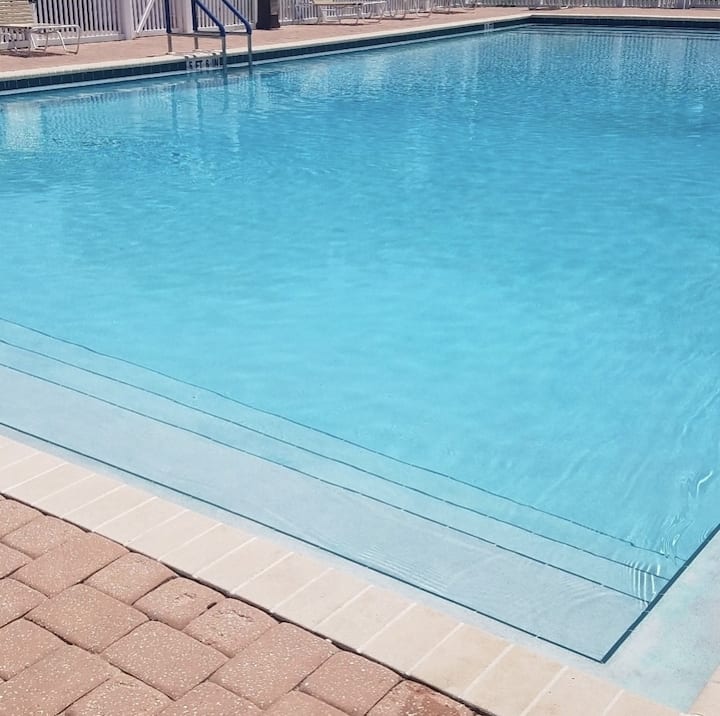 Cuteasbeachhse&pool.f&b Porch.45 Mins2disney/bushg - Zephyrhills, FL