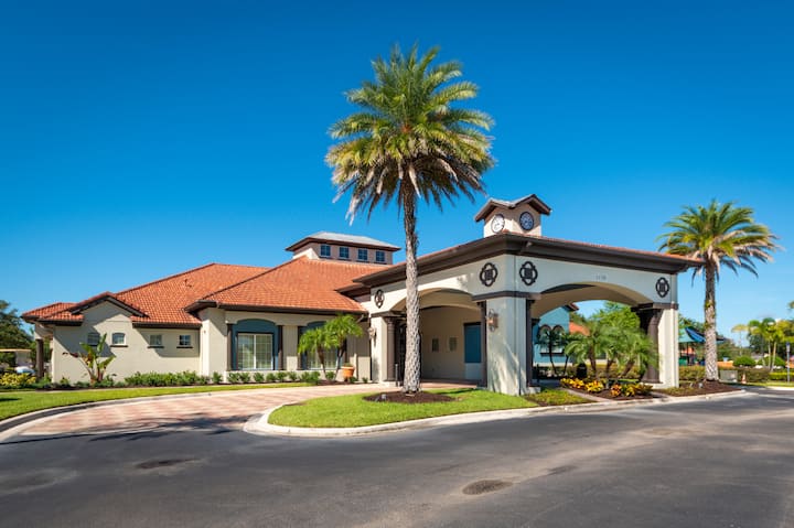 Comfort, Space & Entertainment! 6bdr/5.5bht Gated - Kissimmee, FL
