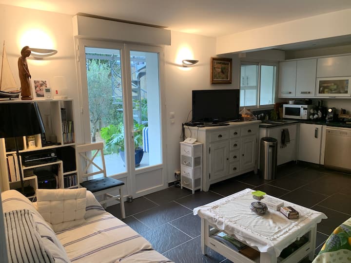 Appartement Plein Coeur De Ville, Avec Jardin. - Charente-Maritime