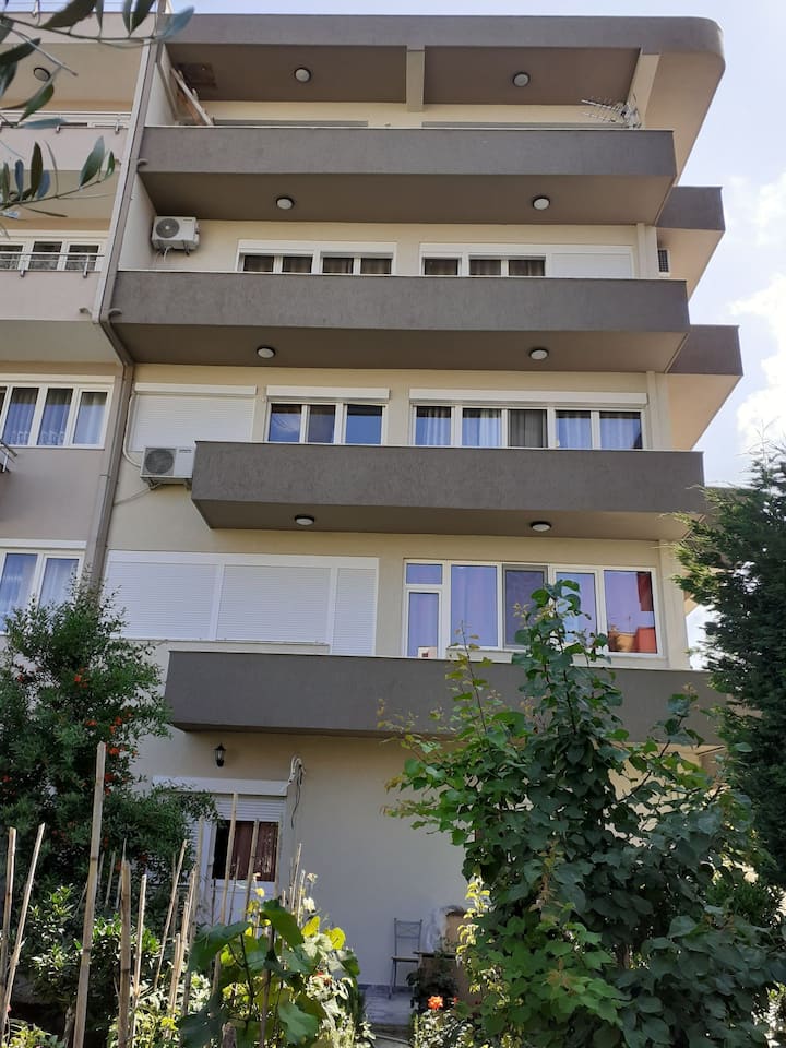 Pushime Ne Durres Tek Vila Veri - Albania