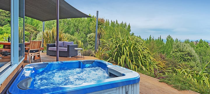 Restful Ridge - Sun, Space, Views - New Zealand