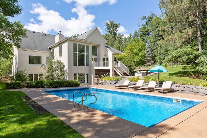 Modern Wayzata Home With Large Private Pool - Lake Minnetonka, Wayzata