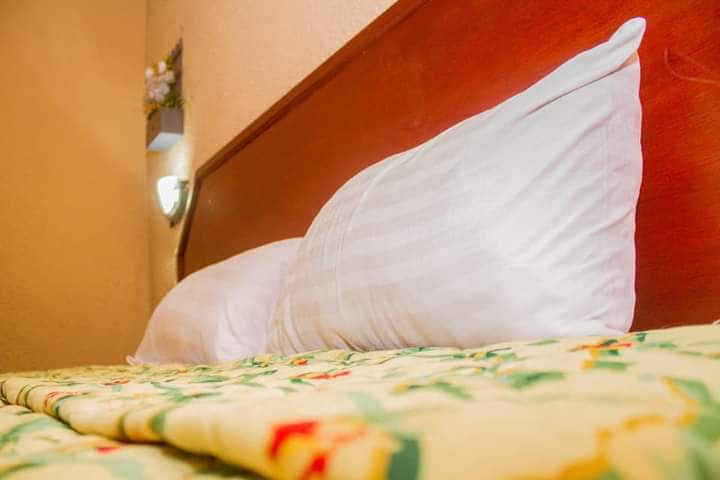 Chambre Est Salle De Bain Privée Parking Sécurisé - 