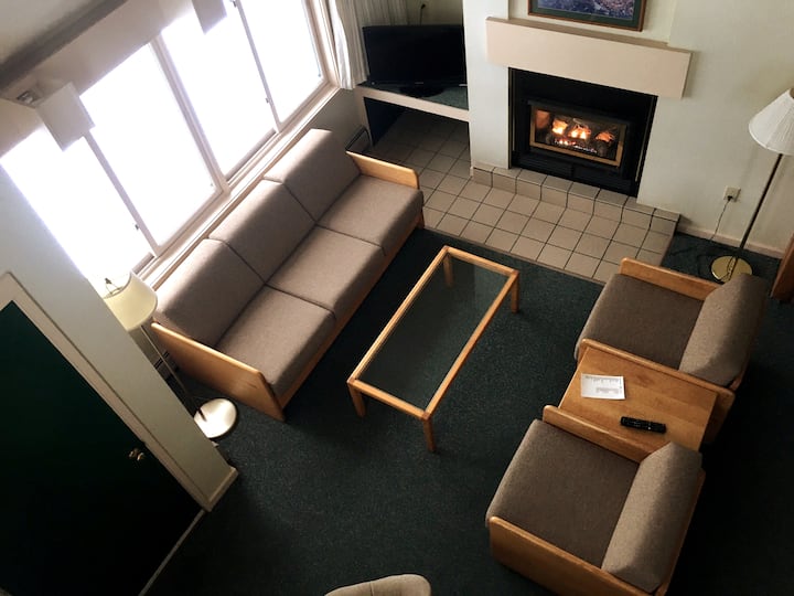 Large Stowe 3br W/ Pools, Tennis & Game Room - Stowe, VT