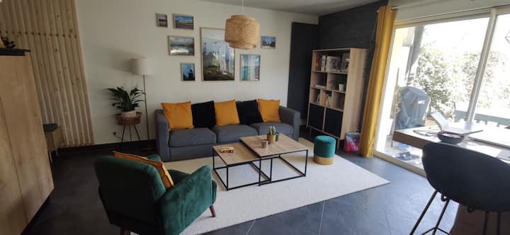 Appartement Au Calme à Annecy - ibis Styles Annecy Centre Gare