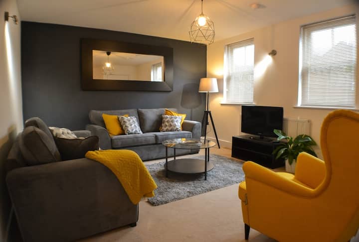 Central 2br Apt Self Check In Parking | By Derbnb - Derby
