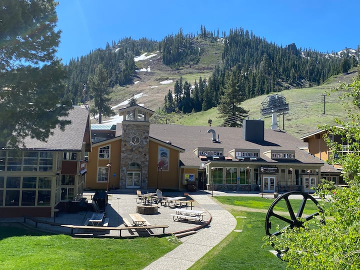 P T Lodge 2 Br/2ba. Hot Tubs, Summer Pool & Tennis - Tahoe City