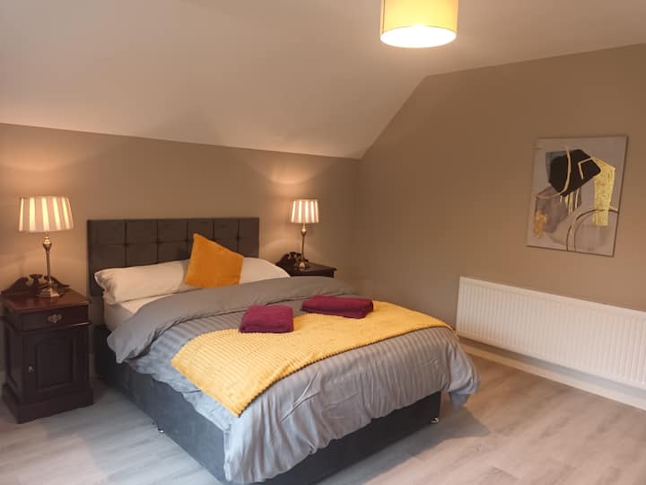 Riverside Hse 1
Great Location 1 Km To Town Centre - Killarney