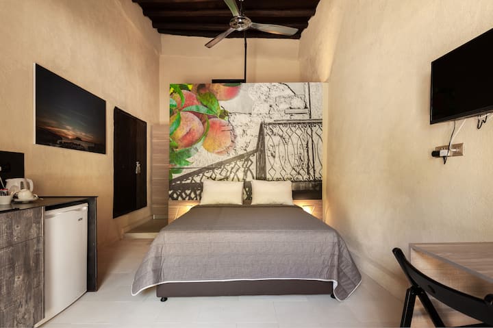 02. Deluxe Double Room In Casa Mespilea - Paphos