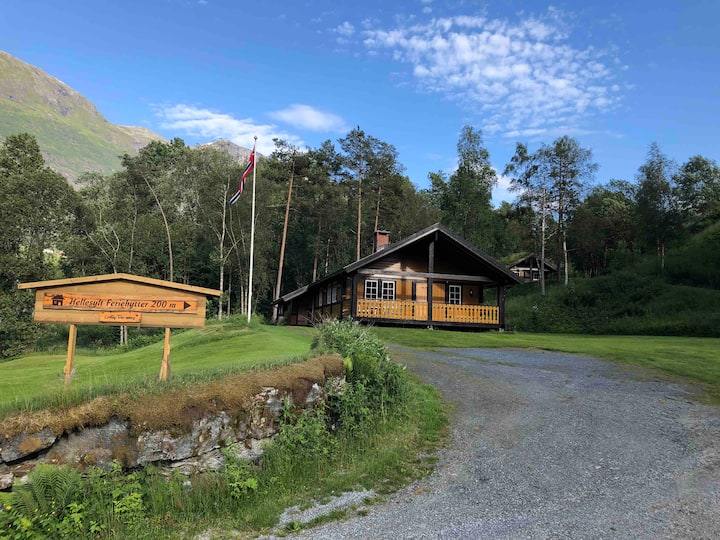 Stor Trivelig Hytte I Naturskjønne Omgivelser - Fiordo de Geiranger