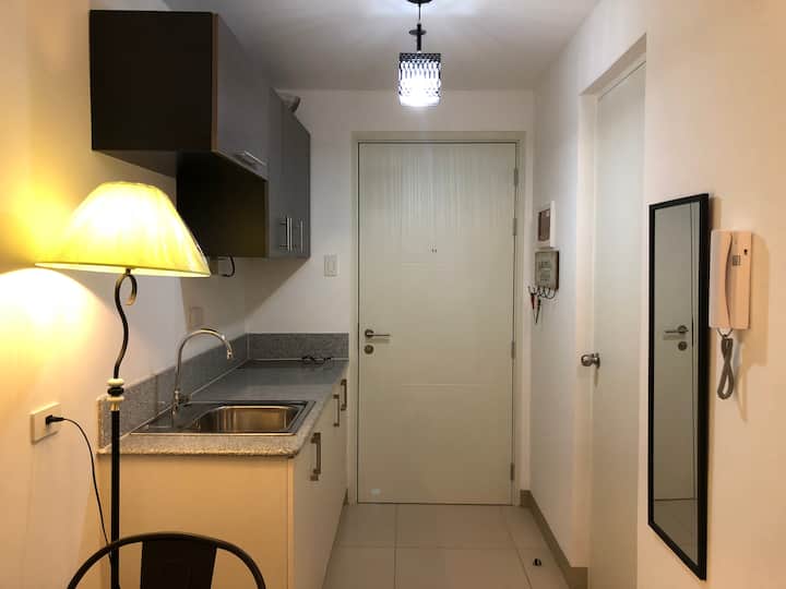 Condo In Tagaytay Smdc Cool Suite - Naic