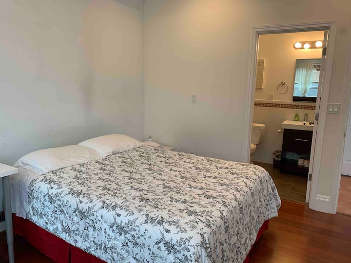 65b Entire Apt-ucsf/gg Park Sunny, Quiet 2-3bd/2ba - San Francisco, CA