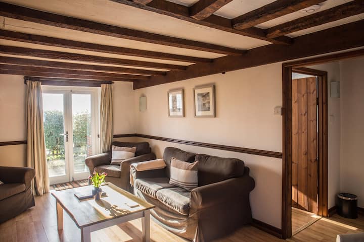 Walk The Coast, Soak In The Tub, Relax By The Fire - Welcombe