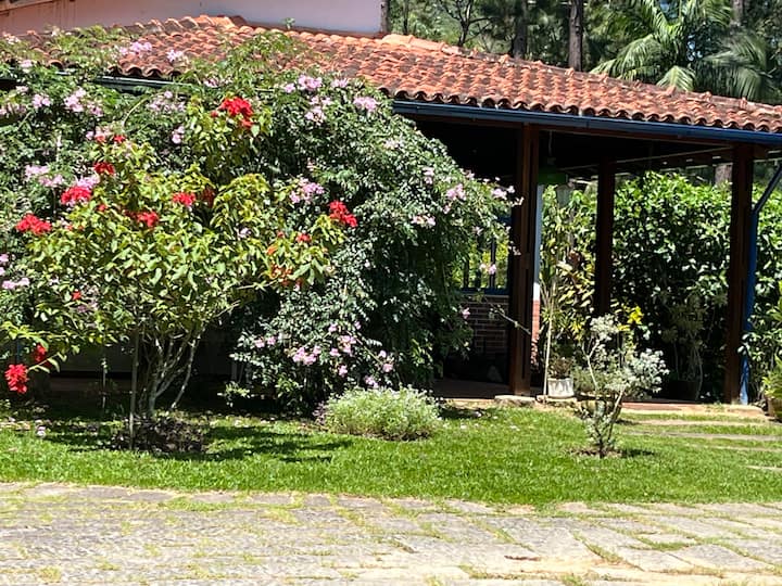 Casa Agradável Com Lazer, Sossego Para Família. - Nova Friburgo