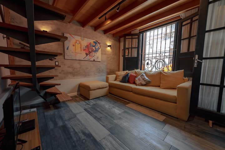 Reciclaje Colonial Transformado En Acogedora Casa - Montevideo