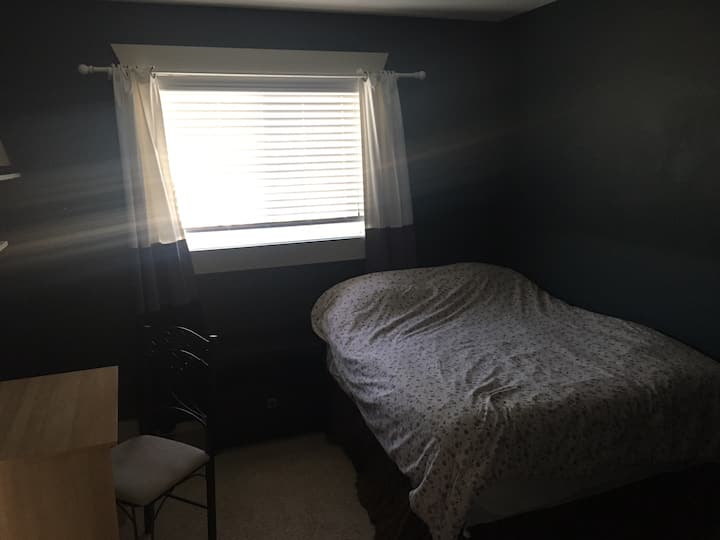 Furnished Room Rental In Fort Sask - Fort Saskatchewan