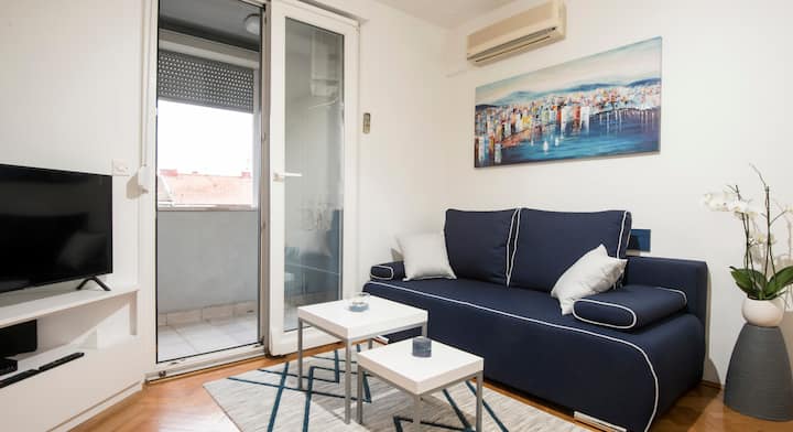 Navy Blue Apartment - Split