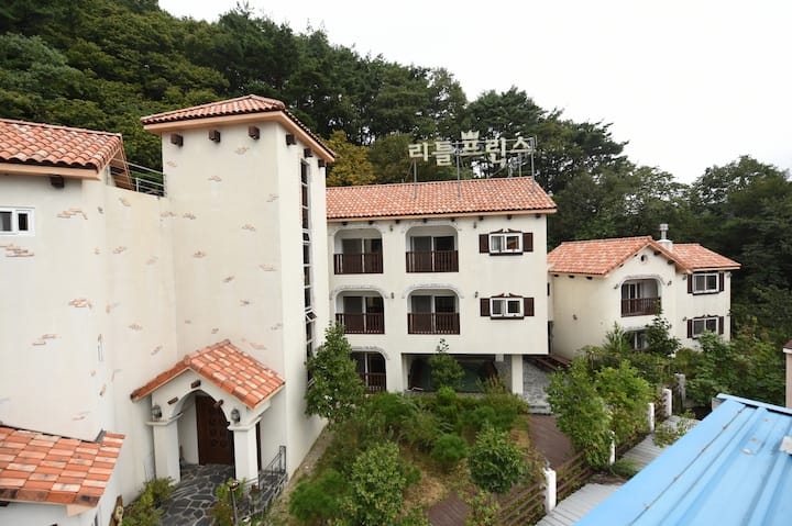 리틀프린스 트와2층(27평형) - Muju-gun