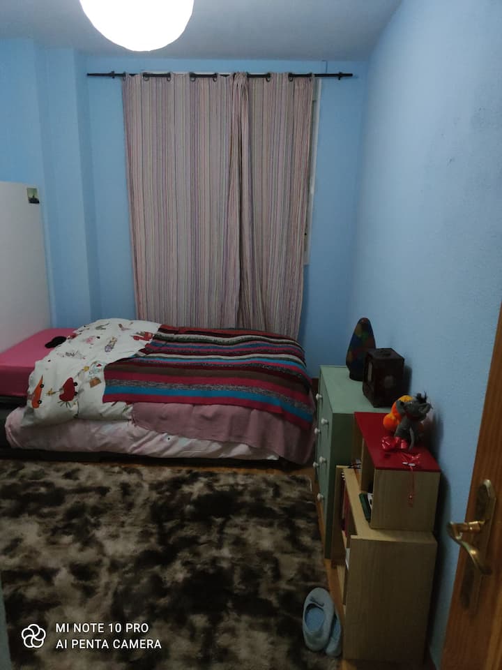 Alquilo Habitación Individual Con Baño Propio. - Guadalajara, Spain