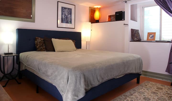 "The Grotto" Private King-size Suite (Monthly) - Asheville, NC