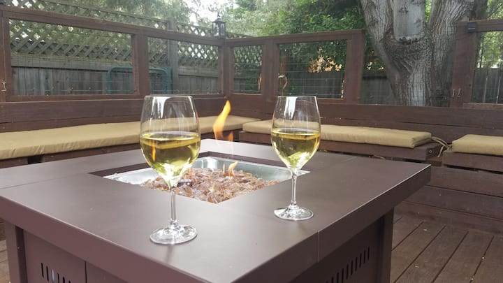 King Suite With
Saltwater Spa Peaceful Paradise - Yountville, CA